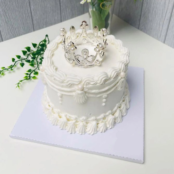 Jual White Tiara | Delovery